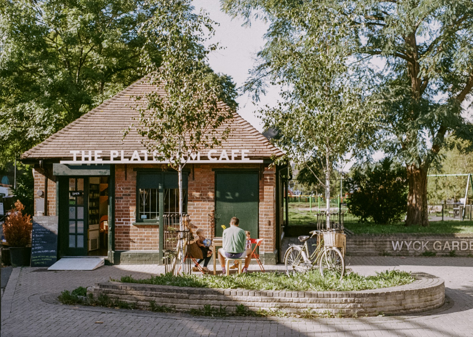 The Platform Café Reviews & Info // Vivovega
