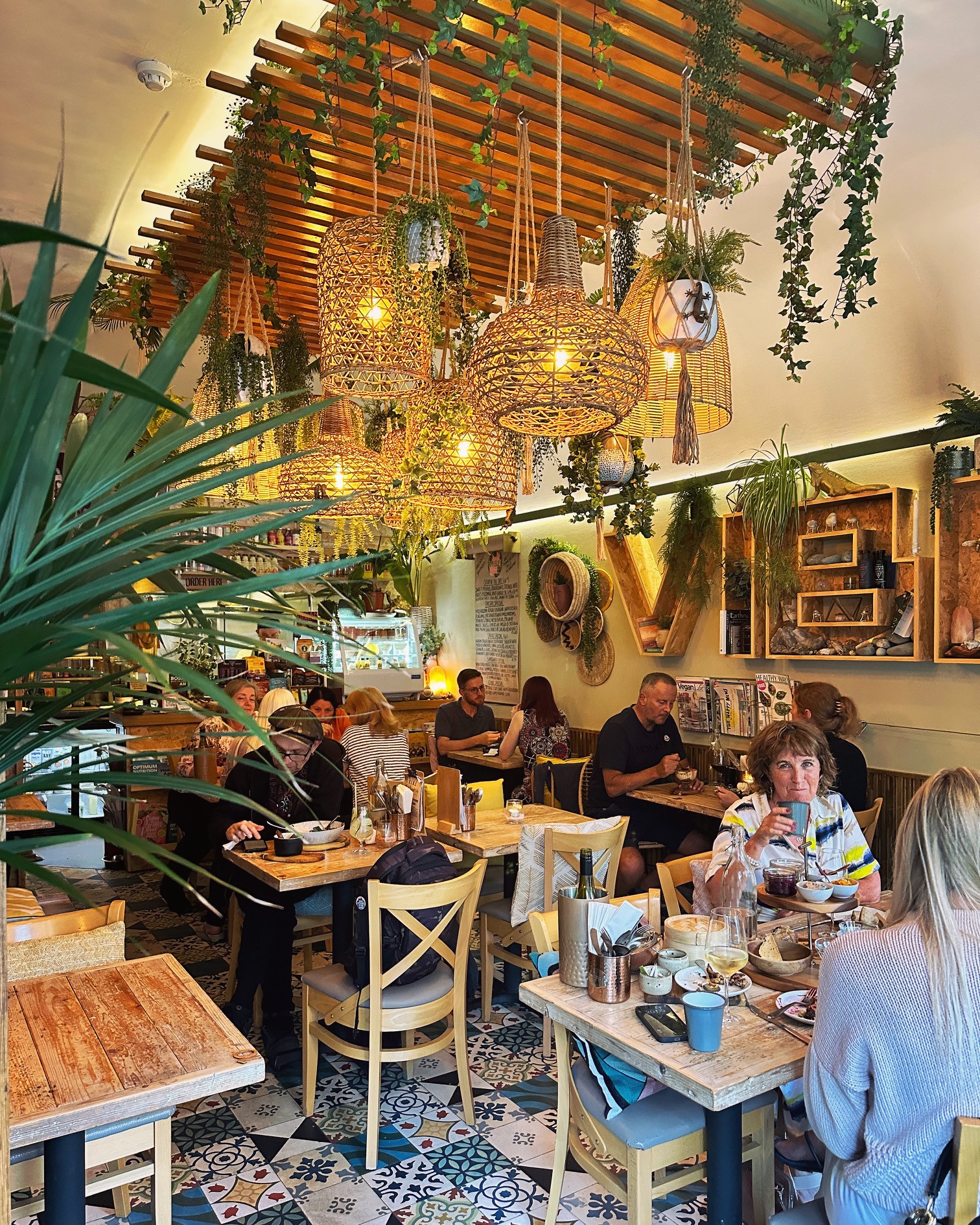 VIBE Plant Based Café Reviews & Info // Vivovega